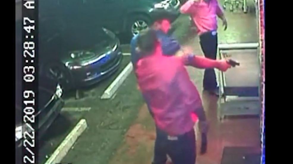 Men kicked out of bar come back with gun and machete | WPEC